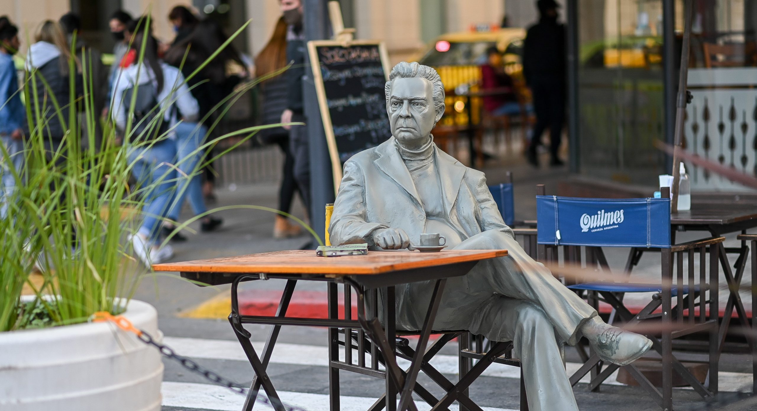 La estatua de Salzano fue restaurada y ya es parte de la Gran Manzana ...