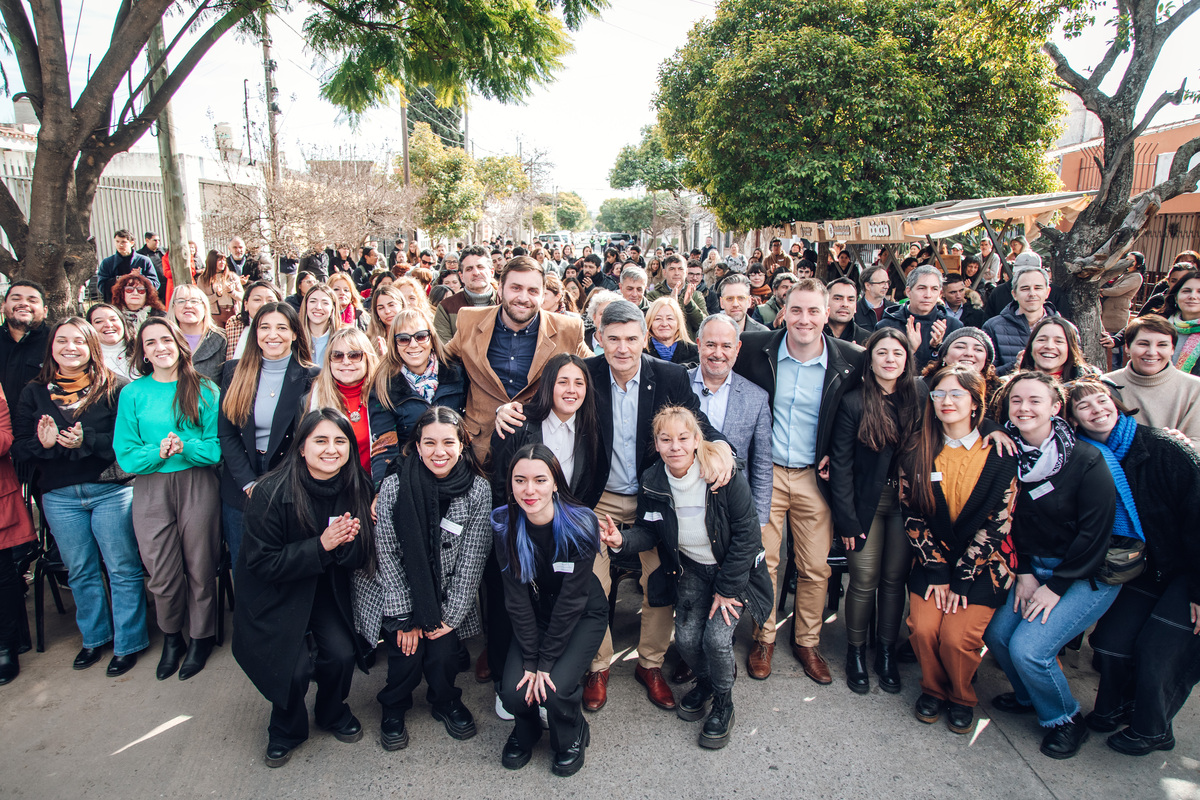 Passerini inauguró el primer Punto de Encuentro Comunitario de la ...